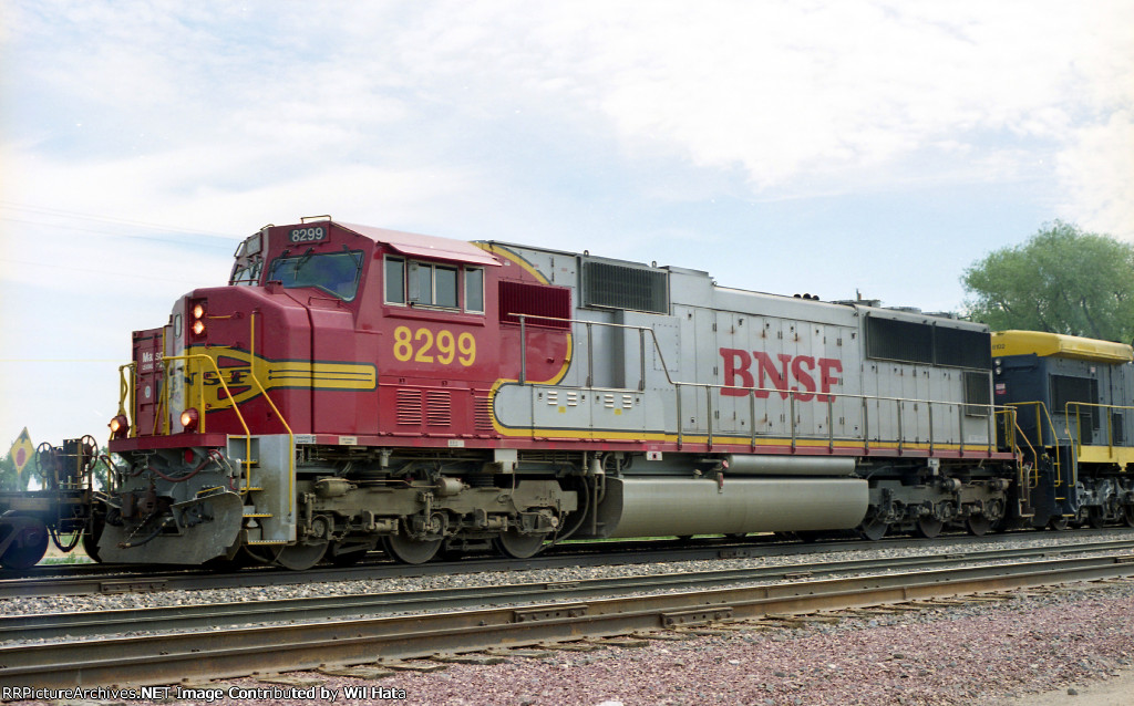 BNSF SD75I 8299
